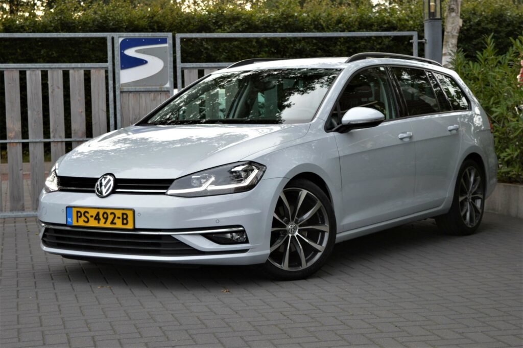 Volkswagen Golf Variant 1.6 TDI Comfortline DSG/Full-LED/Navi/PDC ...